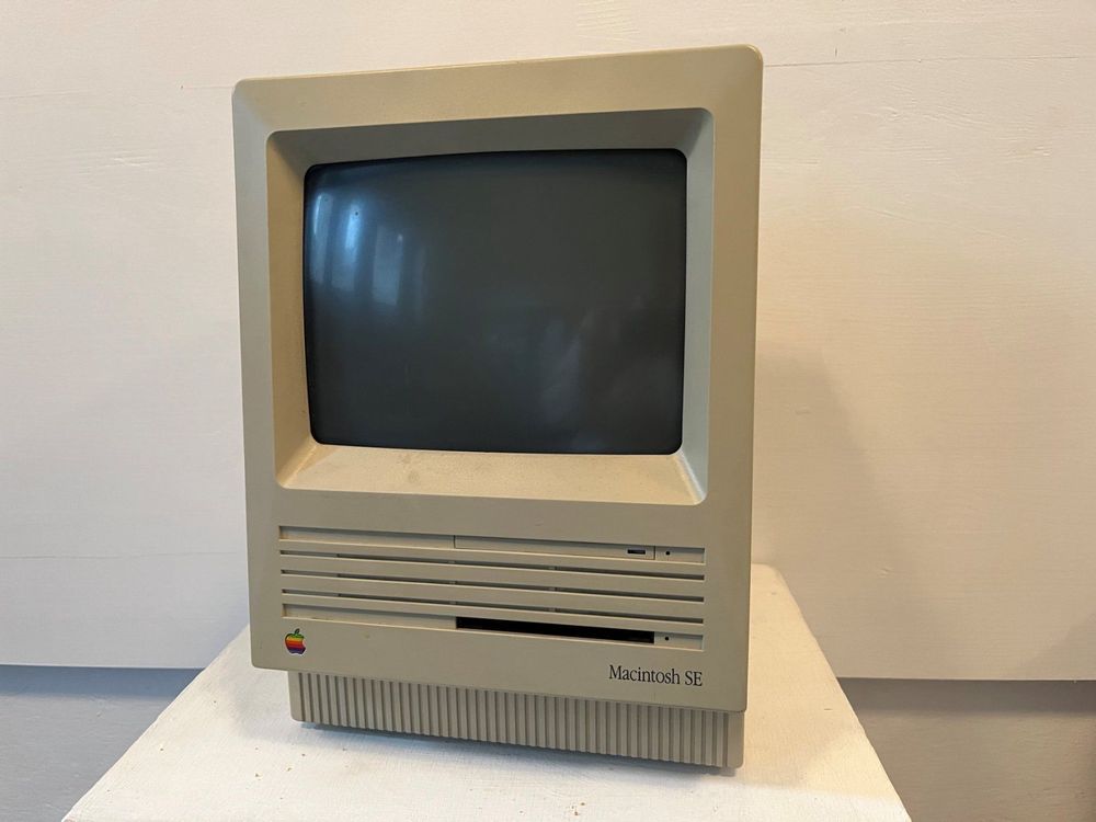 Macintosh SE 1986 (Gebraucht) in Zürich für CHF 71 – mit Lieferung auf ...