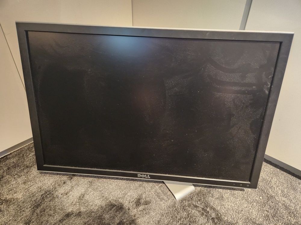 Dell 3007WFP 30" Monitor (Gebraucht) in Illnau für CHF 5 – nur Abholung ...