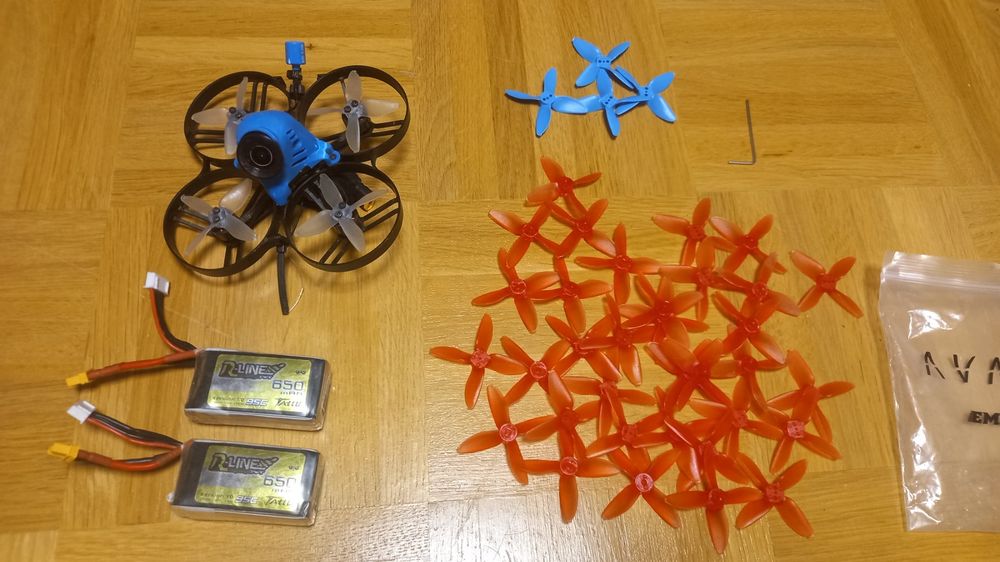 Betafpv Meteor 85 analog 800mw FPV inkl. 2x Akku | Kaufen auf Ricardo