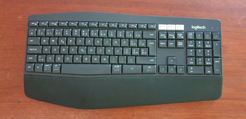 Logitech K850 (Gebraucht) in Zürich für CHF 25 – mit Lieferung auf ...