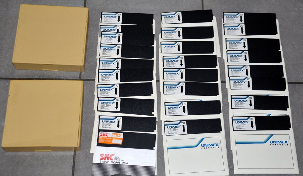 Commodore 26 Disketten / 26 disquettes 5,25" (D'occasion) à Collonges ...