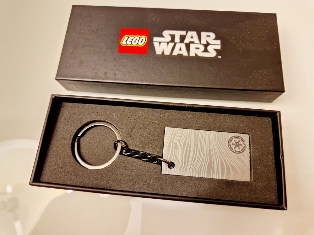 LEGO Star Wars VIP Mandalorian Beskar Schlüsselanhänger | Kaufen auf ...