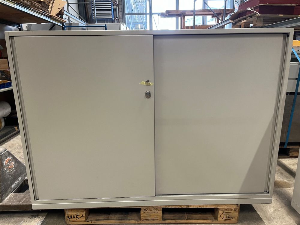 LISTA Schiebetür-Schrank #4 (defekt!) (Defekt) in Winterthur für CHF 1 ...