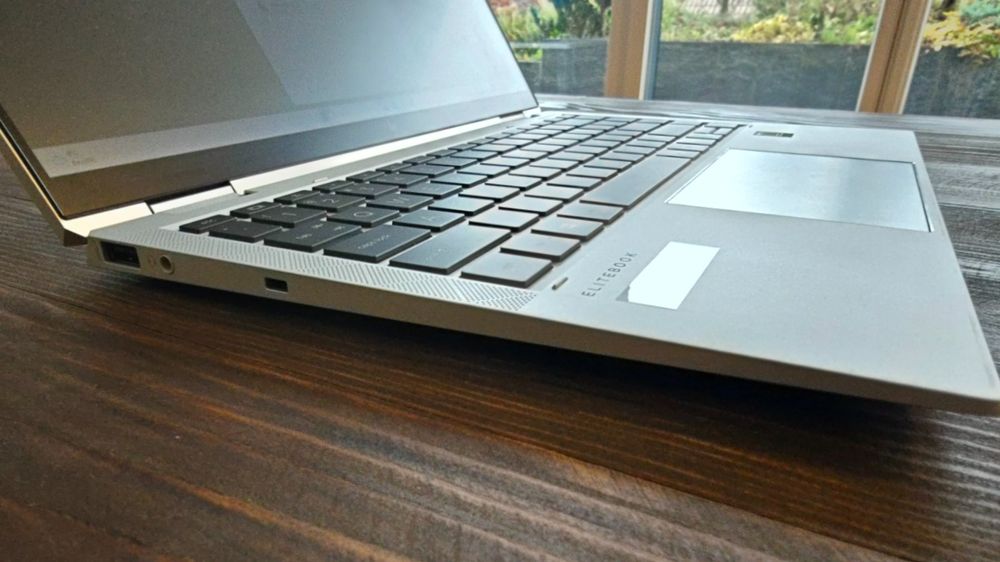 HP EliteBook x360 1040 G8 Immaculate condition, Tablet mode (Neu ...