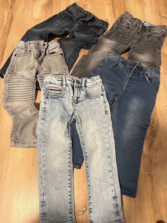 Hosen Gr.104/110 (Gebraucht) in Hornussen für CHF 22 – mit Lieferung auf Ricardo kaufen