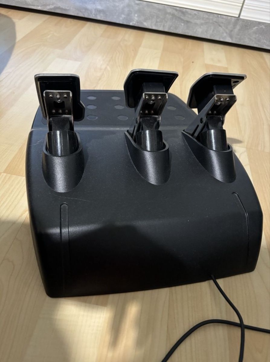 Logitech G29 Driving Force Racing Wheel - Like New! (Gebraucht) in ...