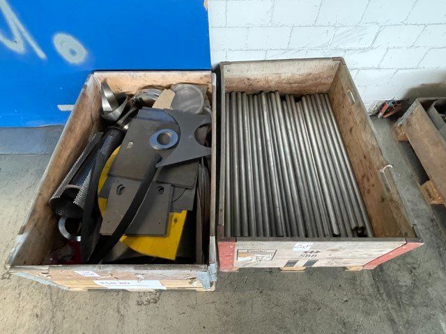 Posten mit 4 Paletten mit INOX Chromstahl Teile (Lot 208) (Gebraucht ...