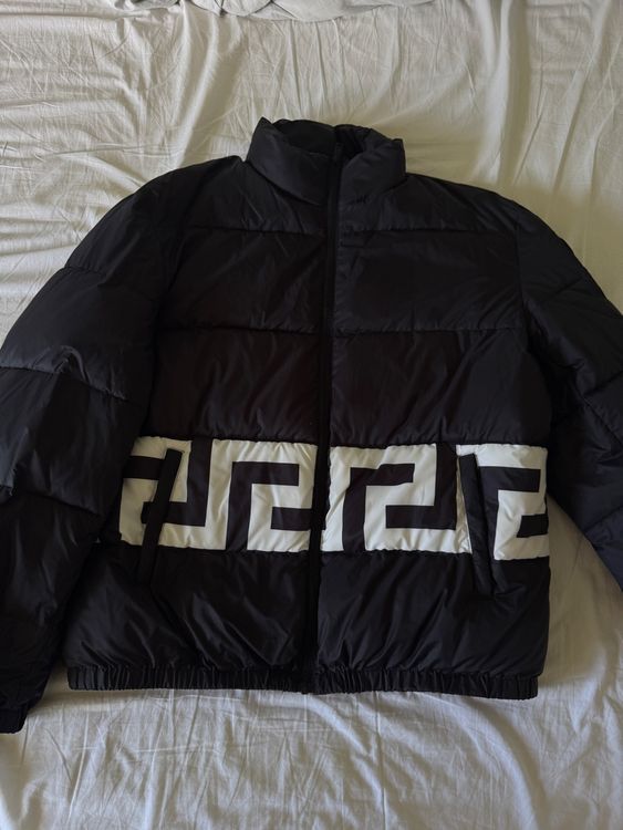 Versace Pufferjacke perfekt für denn winter (Gebraucht) in Wagen für ...
