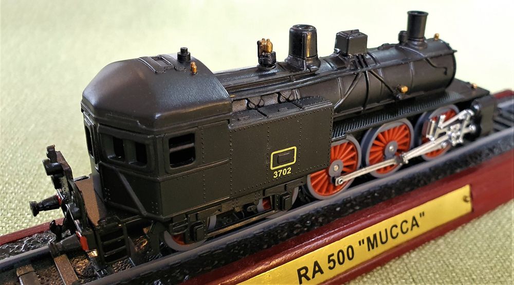 Atlas Standmodell Dampflokomotive - RA 500 Mucca (Gebraucht) in Reinach ...