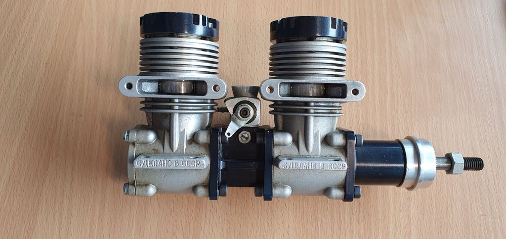 Modellmotor Raduka Twin Black Head (Gebraucht) in Grosswangen für CHF ...