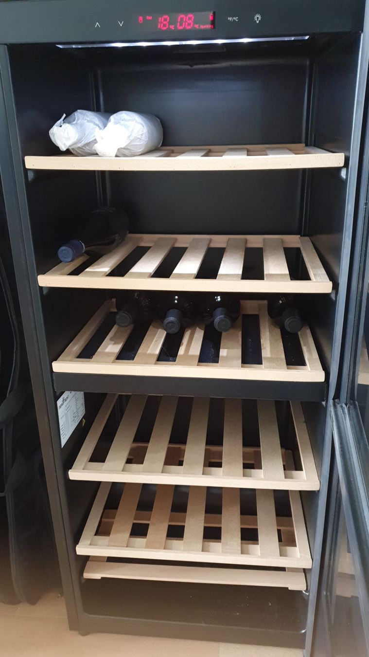 Weinschrank Weinkühlschrank für 30 Flaschen (Gebraucht) in Bern für CHF 30 – nur Abholung auf ...