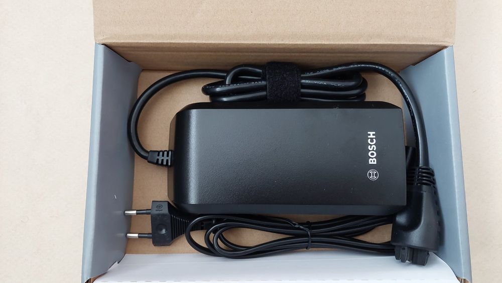 Bosch e Bike Compact Charger 100-240 V (Neu (gemäss Beschreibung)) in ...