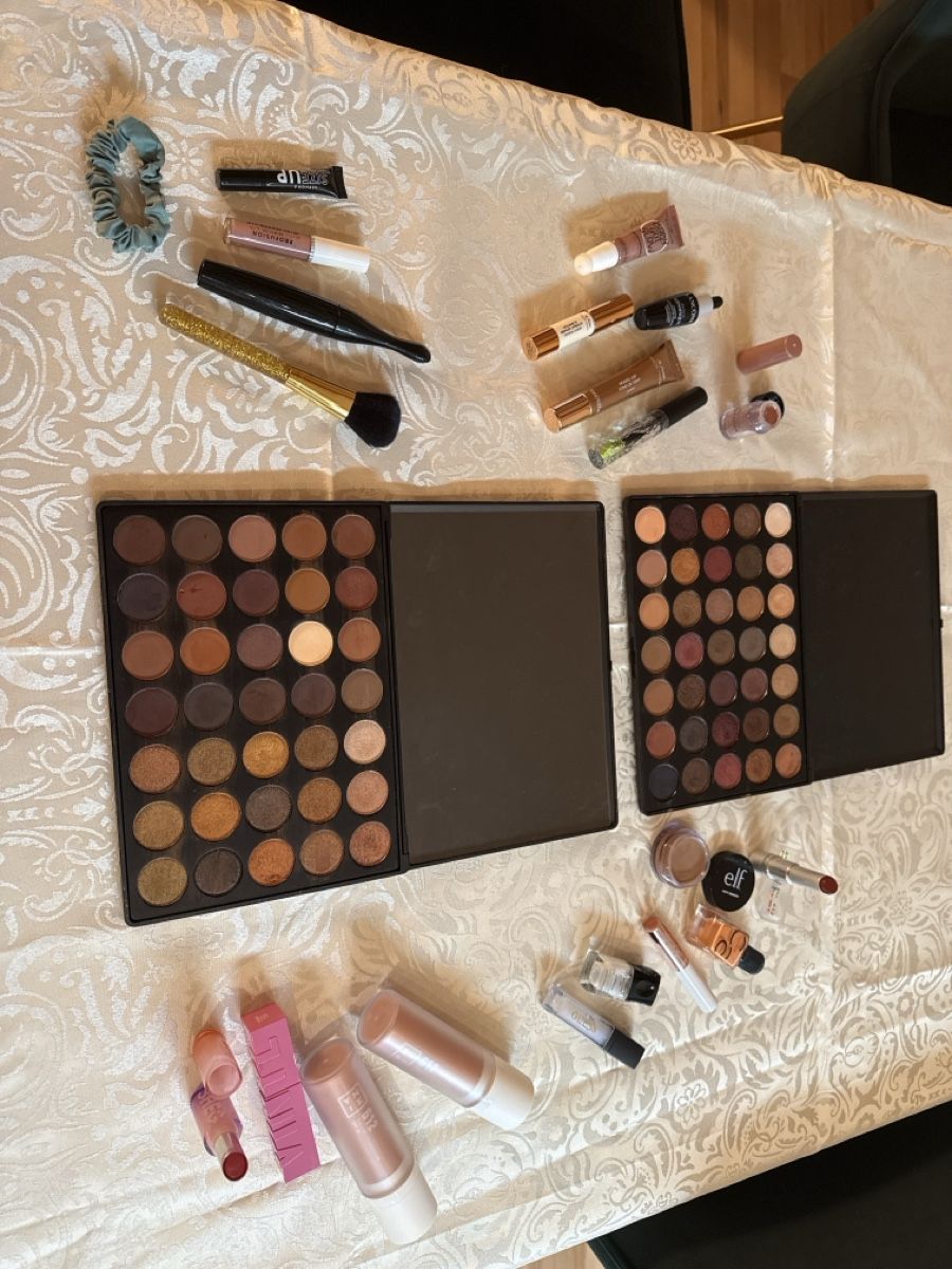 Schmink-Set, Lidschatten, Lippenstift, vieles mehr! (Neu (gemäss ...