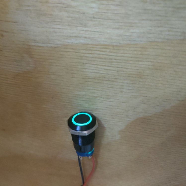 Schalter LED grün 12-30V 12mm schwarz | Kaufen auf Ricardo