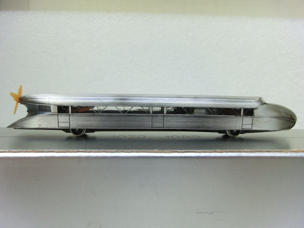 Märklin: 8876 Schienenzeppelin, Sondermodell versilbert | Kaufen auf ...