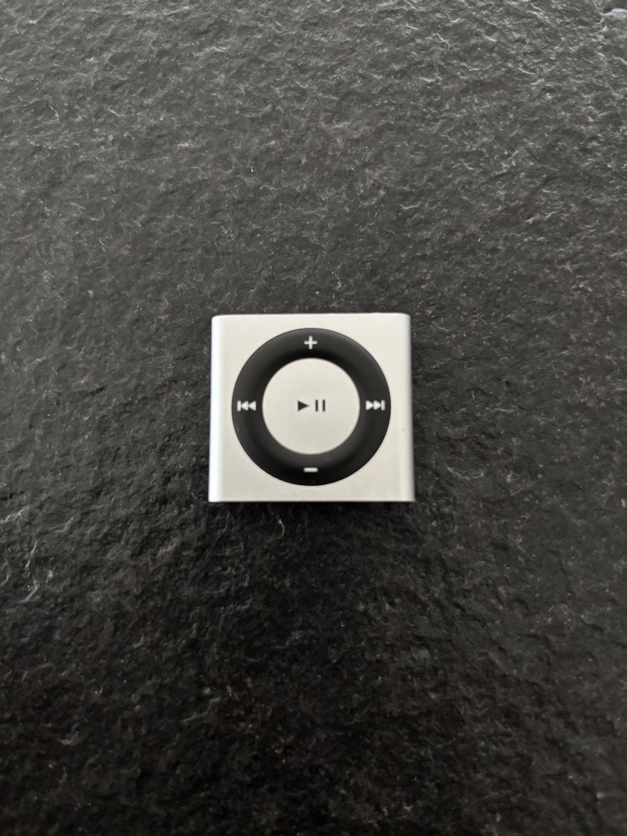 Original Apple iPod Shuffle 4. Generation, Silber Top (Gebraucht) in ...