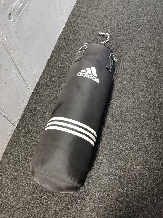 Boxsack Adidas in super Zustand (Gebraucht) in für CHF 1 – nur Abholung ...