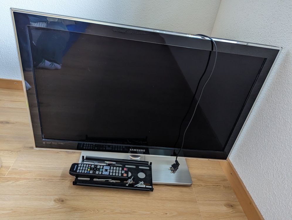 Samsung UE32C6000 inklusive HAMA Wandhalterung (Gebraucht) in St ...