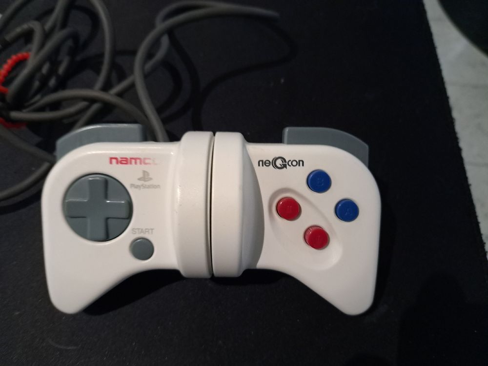Vintage Namco NeGcon Playstation Controller defekt (Defekt) in bennwil ...