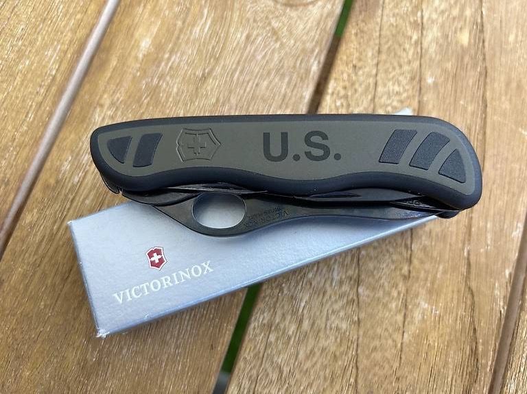 Messer US Army Victorinox (Neu und originalverpackt) in Hausen am Albis ...