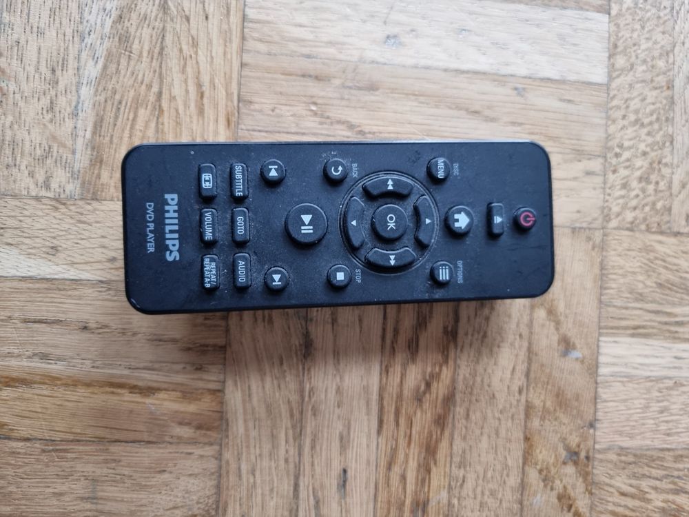 Kleiner DVD Player,nur Abholung in Uster oder Zürich!! | Kaufen auf Ricardo