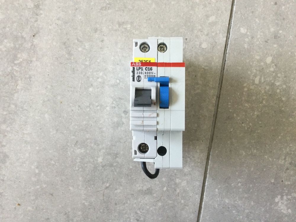 ABB smissline LP1 C16 mit FI-Schutzschalter (Gebraucht) in Hausen AG für CHF 1 – mit Lieferung ...