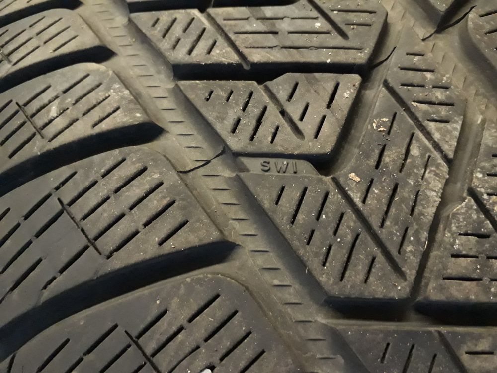 Winterpneu 255 / 55 18 (Gebraucht) in Schmerikon für CHF 170 – nur ...
