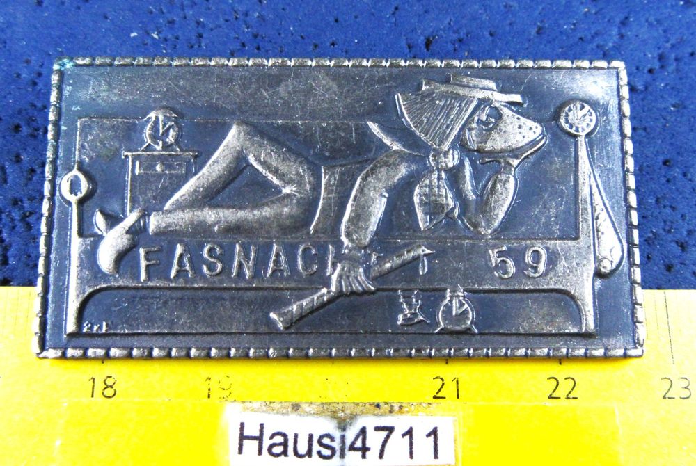 BASEL FASNACHT PLAKETTE SILBRIG 1959 OHNE NADEL (Gebraucht) in Ettingen für CHF 1.95 – mit ...