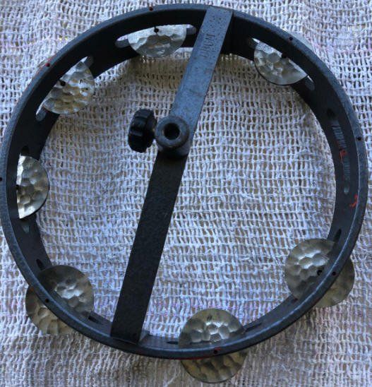 Drum Tamburin mit Halterung (Gebraucht) in Ascona für CHF 5 – mit ...