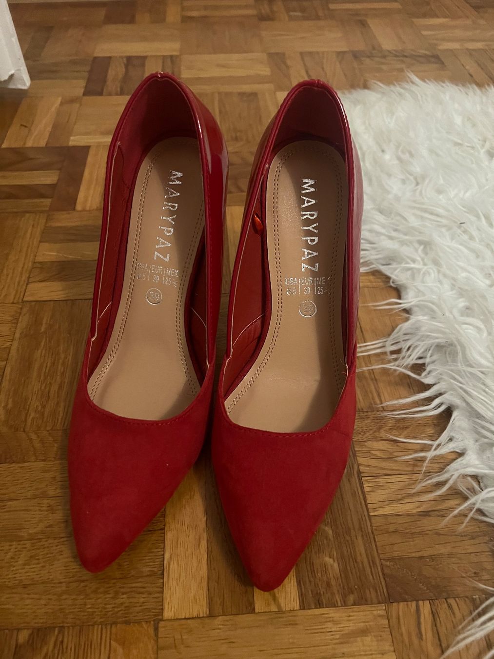 Escarpins rouges, taille 39, idéal pour les fêtes! (D'occasion) à ...
