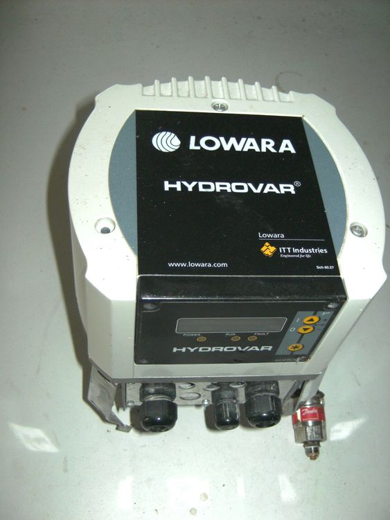 Frequenzumrichter / Pumpensteuerung Lowara Hydrovar HV 3.3 (Defekt) in ...