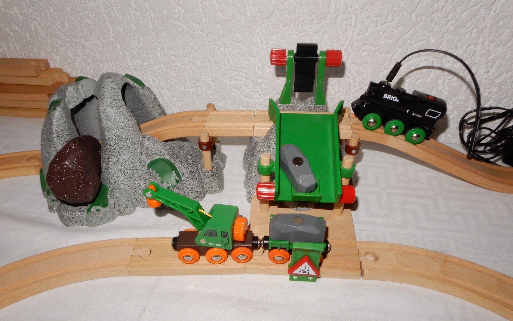 BRIO Eisenbahn Goldmine 33049 + Verladestation + E-Lok Akku (Gebraucht ...