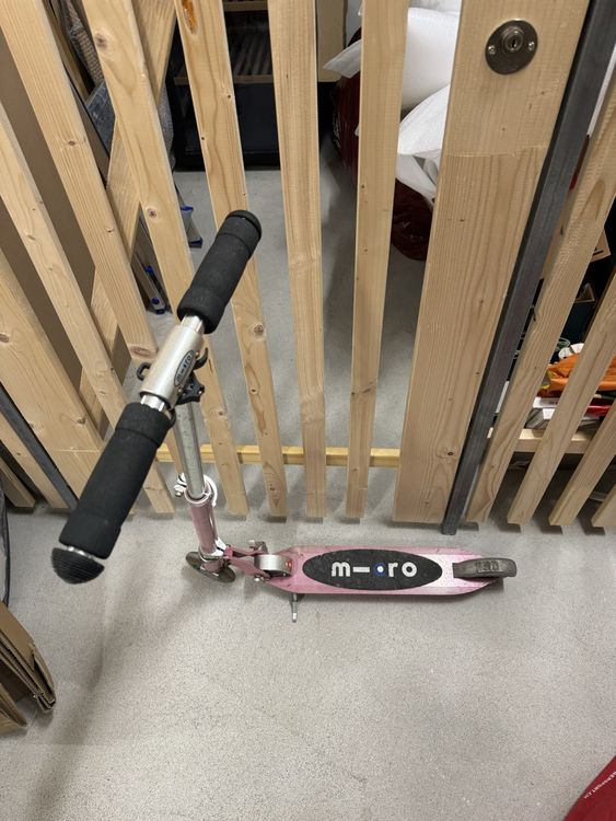 Micro Trottinett pink (Gebraucht) in Zürich für CHF 12 – nur Abholung auf Ricardo kaufen