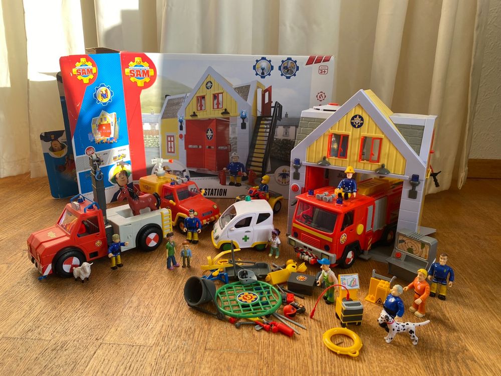 Feuerwehrman Sam Station + Jupiter + Phoenix + viel Zubehör | Kaufen ...