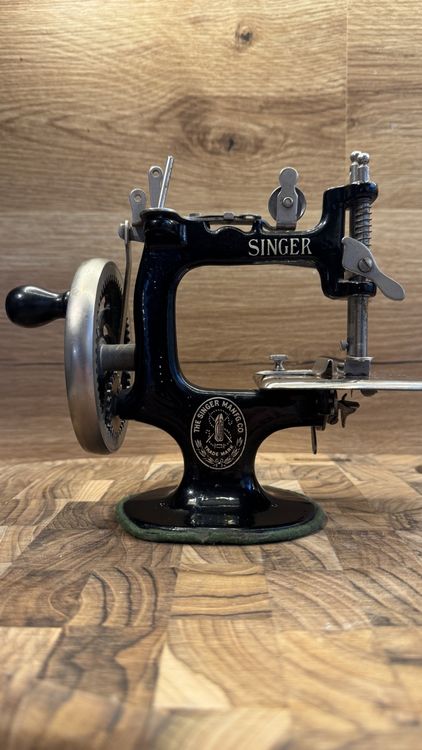 Antike Singer Mini Nähmaschine, Handbetrieb (Gebraucht) in Uster für ...
