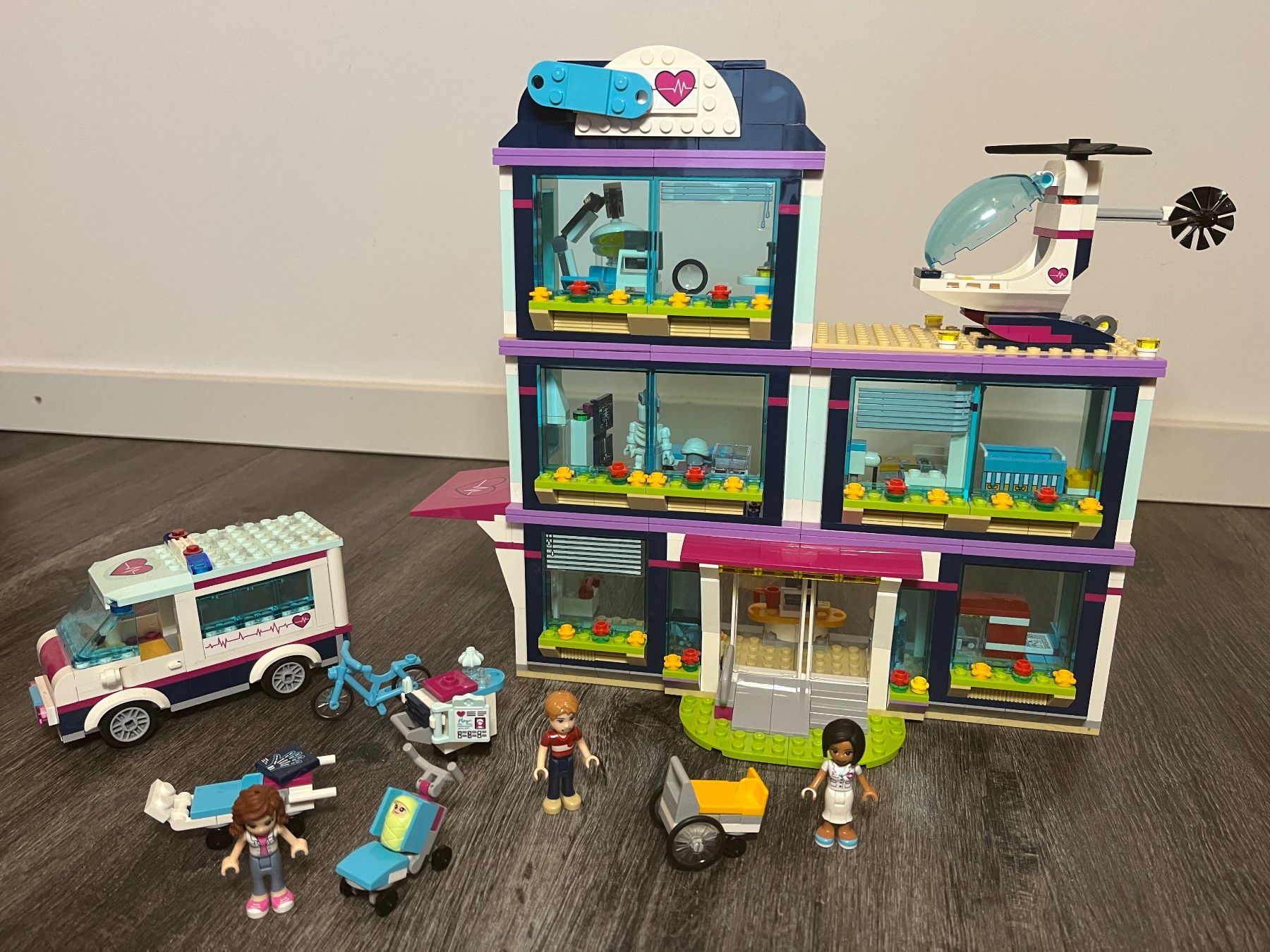 Lego Friends Spital 41318 .L'Hôpital de Heartlake City 41318 (Gebraucht ...