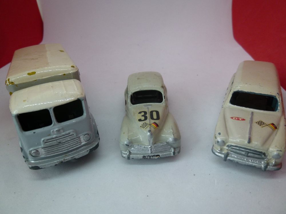 DINKY TOYS -3 Bastlermodelle (Peugeot 203 -403 -Simca Cargo | Kaufen ...