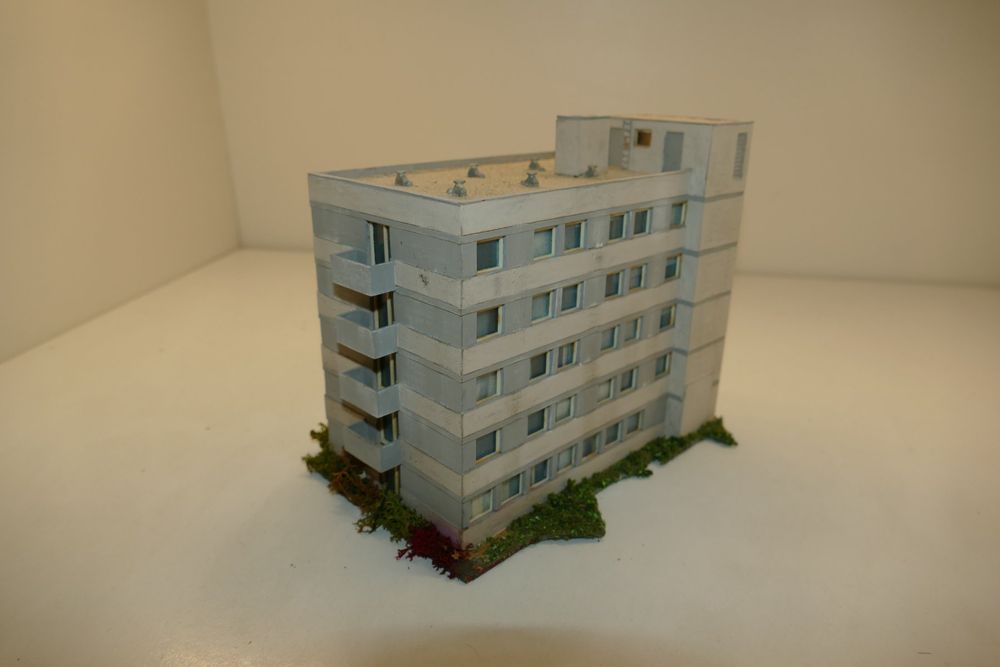 Spur H0: Wohnblock 5-stöckig gealtert | Kaufen auf Ricardo