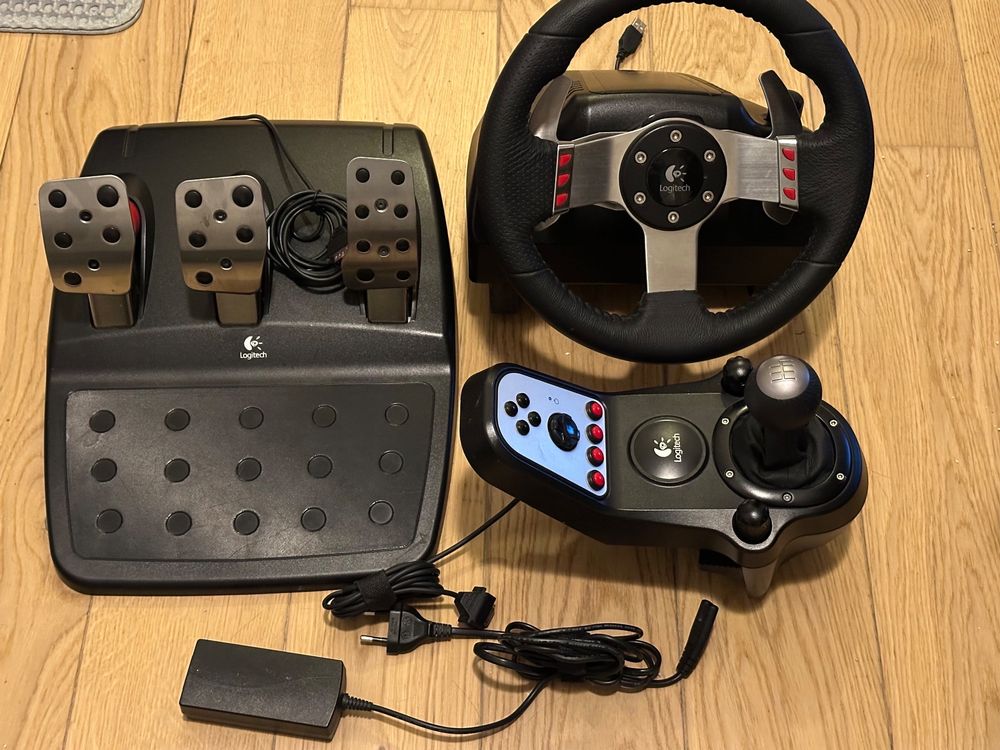 Volant Logitech G27 + pédales + levier PC occasion (D'occasion) à ...