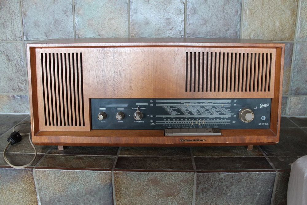 Röhrenradio Melodia 1216 Stereo-Gross-Super, voll funktionst | Kaufen auf Ricardo
