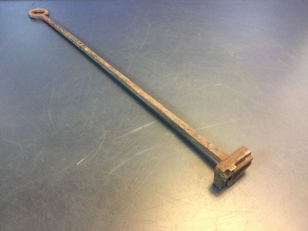 Antikes rostiges Brandeisen Nummer 4 (Gebraucht) in Wangen SZ für CHF ...