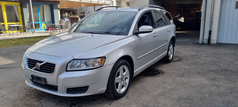 Volvo V50 T5 AWD mit MFK | Kaufen auf Ricardo