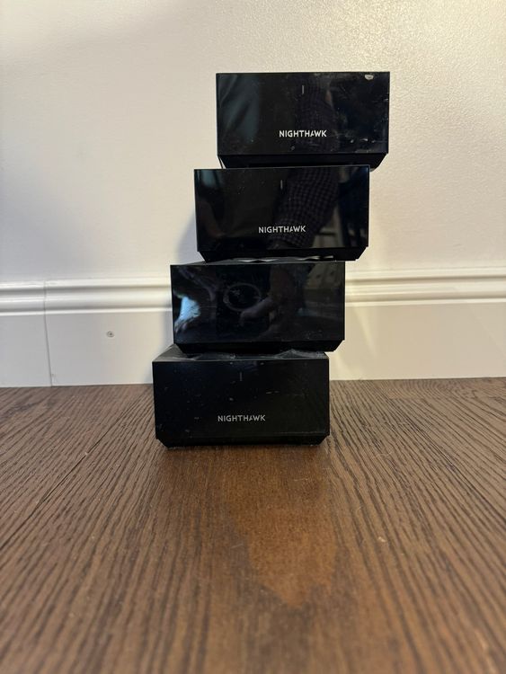 Router Nighthawk Mesh MR 60 (Hauptgerät plus 3 Satelliten) (Gebraucht ...