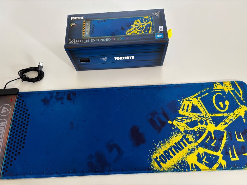 Razer Goliathus Extended Chroma Fortnite neuwertig Mouse Mat | Kaufen ...