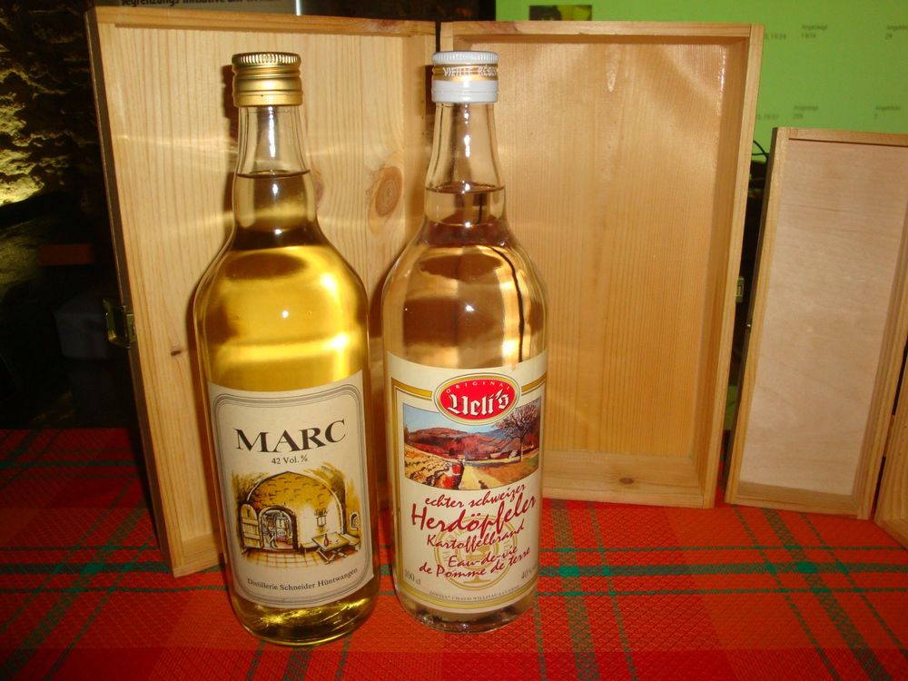 2 Alte Schnapsflaschen Marc und Kartoffelschnaps (Neu (gemäss ...
