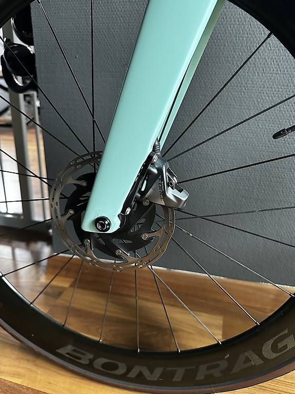 TREK MADONE SLR 7 Project One mit Zubehör und Thule Anhänger (D ...