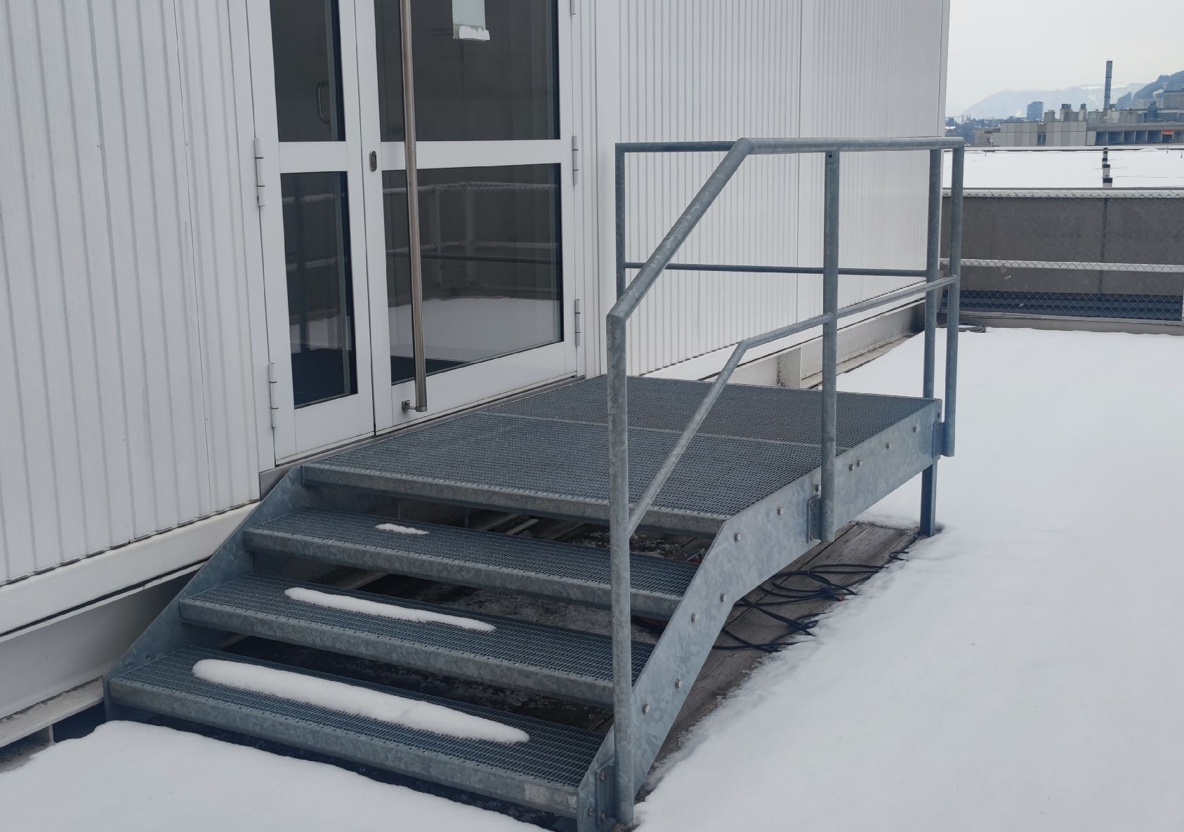 Treppe mit Podest (Gebraucht) in Arch für CHF 200 – nur Abholung auf ...