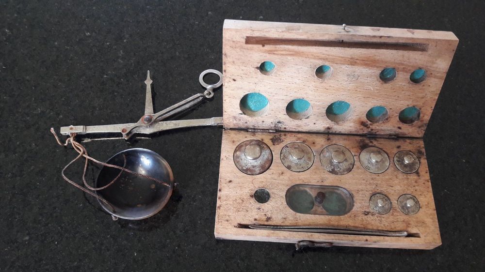 Wagge mit Gewichtssteinen | Kaufen auf Ricardo