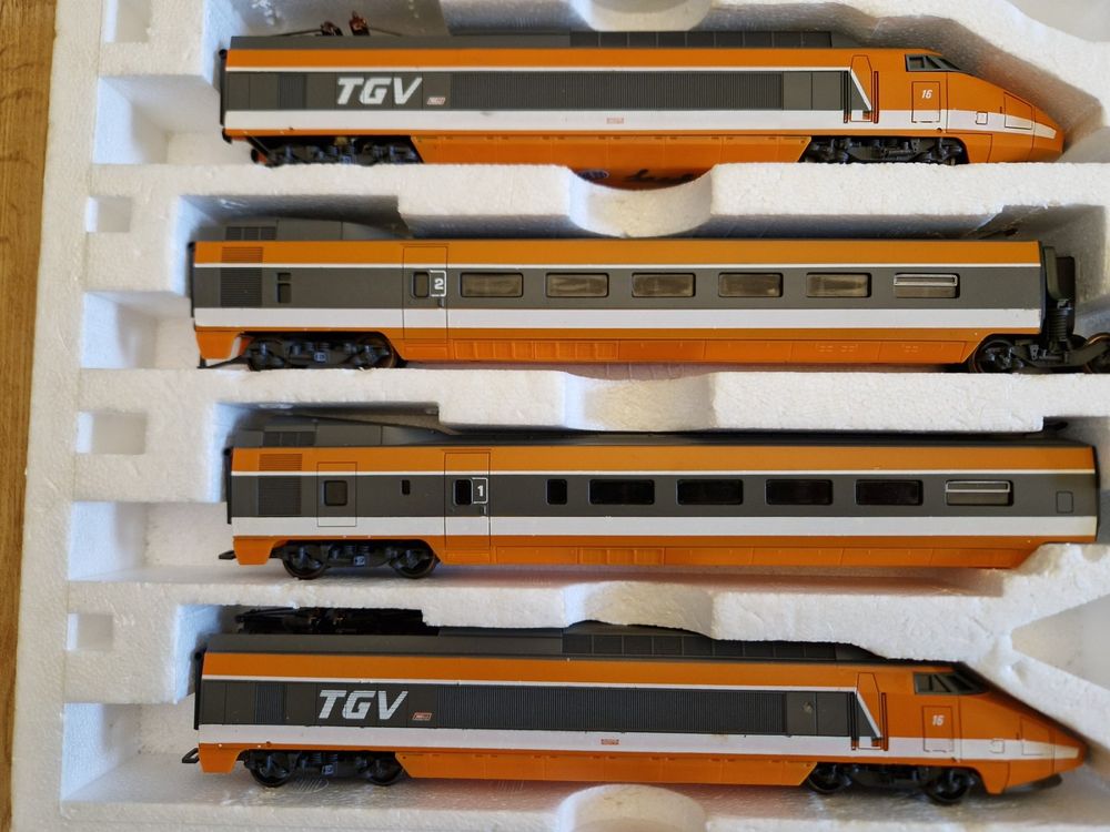 Lima H0, ( 1 x TGV ), ( 1 x TGV GOLDEN SERIE ) (Gebraucht) in Wünnewil für CHF 49 – mit ...