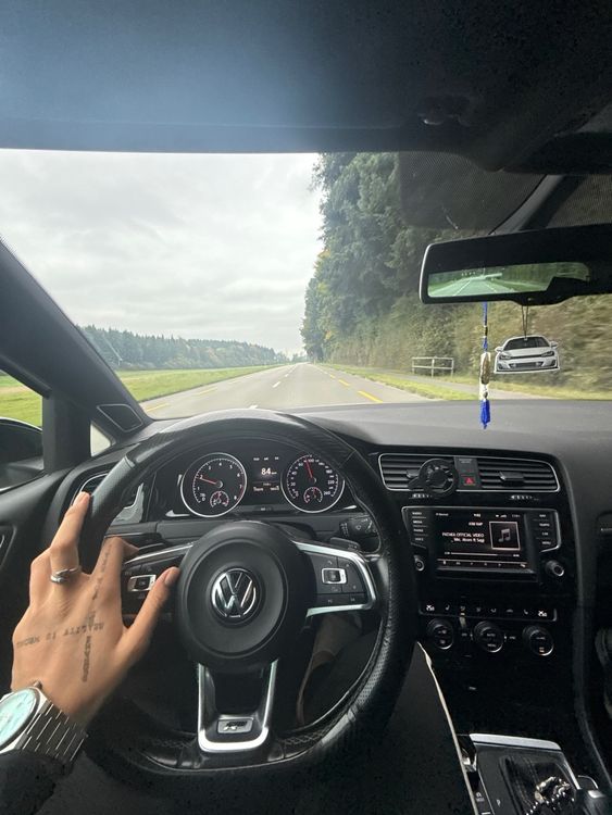 VW Golf 7 R-Line – Sportlich, gepflegt & mit 4 neuen Winterp (Gebraucht ...